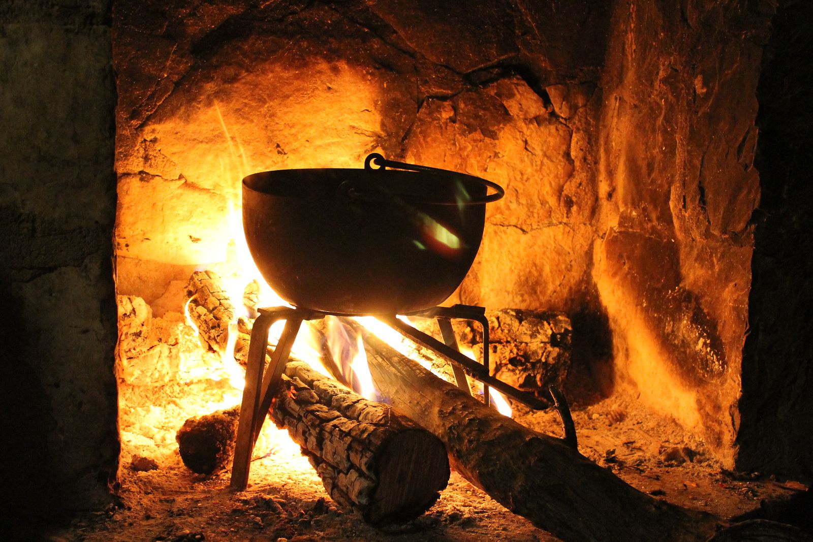 La brújula de los 8 calderos